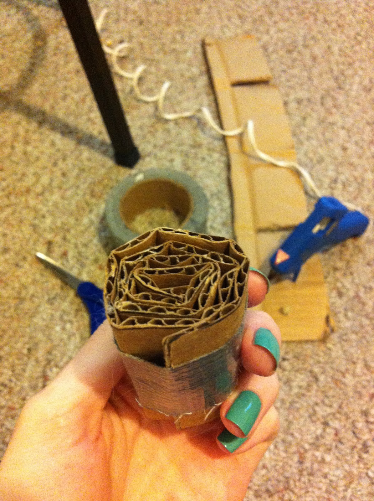 Evlady DIY Cat Scratching Post evlady-diy-cat-scratching-post