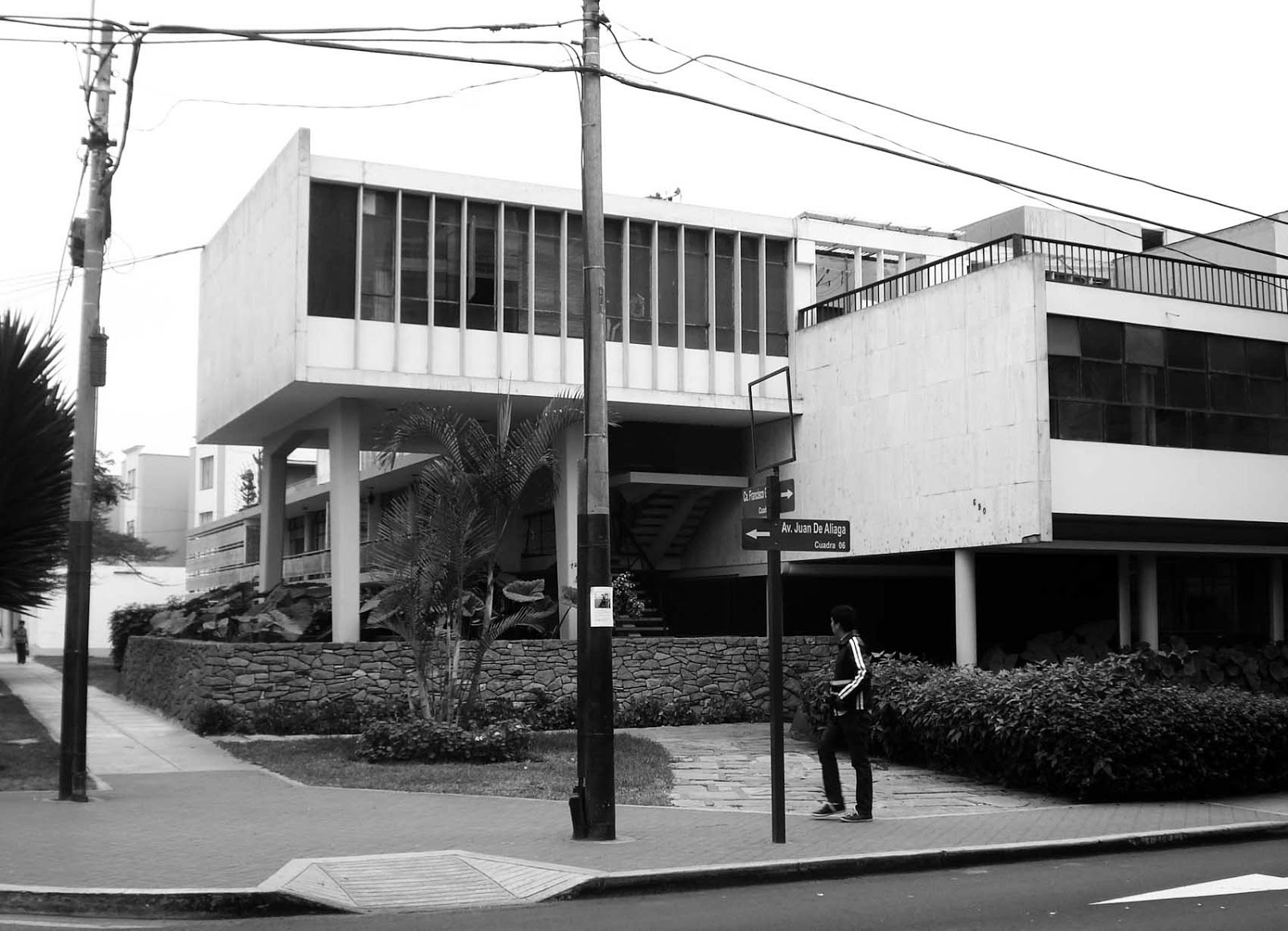 HABITAR: EDIFICIO JUAN DE ALIAGA_MANUEL VILLARÁN FREIRE