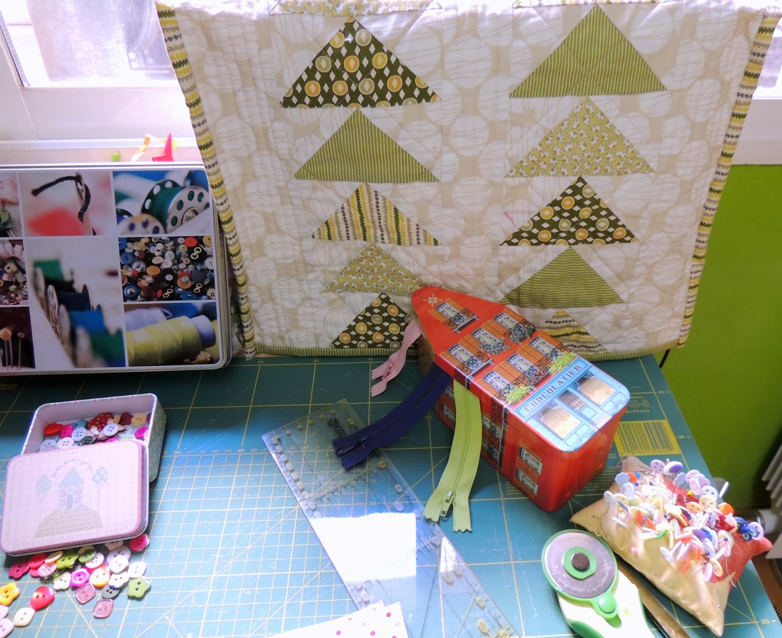 Patchwork de FUNKYPATCH: ¡Porque mi rincón lo vale! y un acerico.