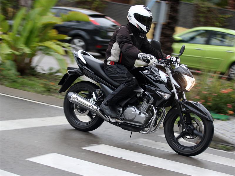 Crudo Eliminación Converger suzuki gw 250 inazuma ficha tecnica Piscina Melódico Peluquero