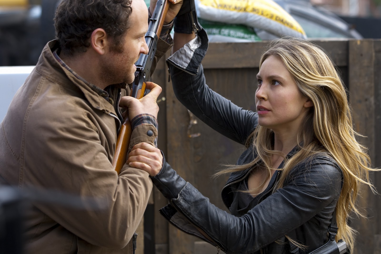 Celebrities, Movies and Games: Sarah Carter - Falling Skies Stills Celebrities, Movies and Games: Sarah Carter - Falling Skies Stills