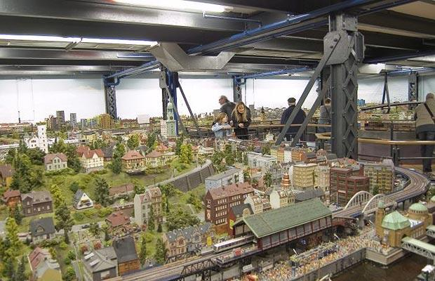 3000toys.com: Largest Model Railway in the World . . . Unbelievable!