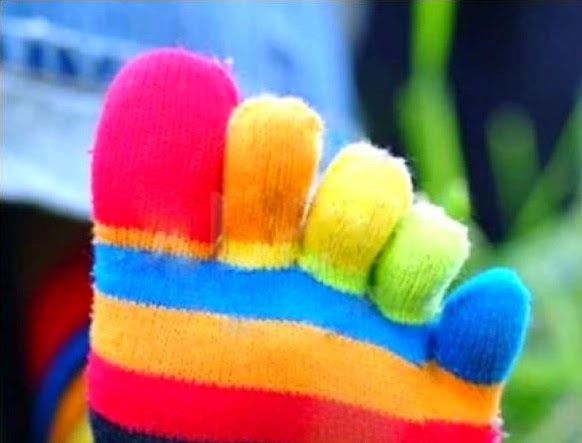 FRASES HECHAS Y MICRORRELATOS: PARA GUSTOS LOS COLORES FRASES HECHAS Y MICRORRELATOS: PARA GUSTOS LOS COLORES