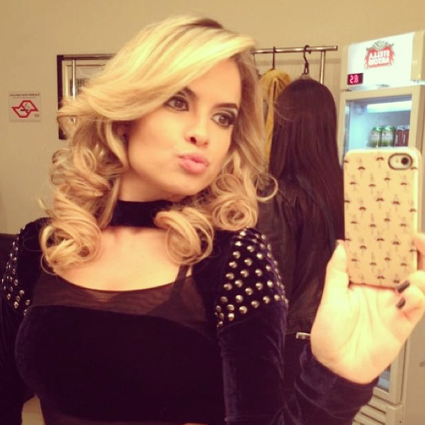 Rebeldes s2: Instagram - Lua Blanco