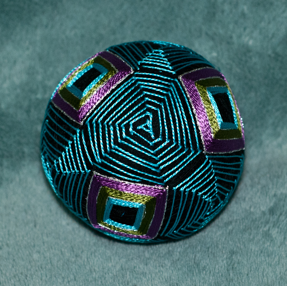 Committed Stitcher: Square on Temari