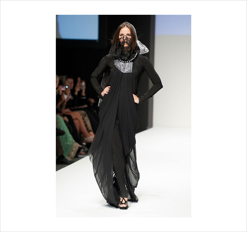 Kardashian High End Dubai Fashion Max The Emerging 2012 kardashian-high-end-dubai-fashion-max-the-emerging-2012