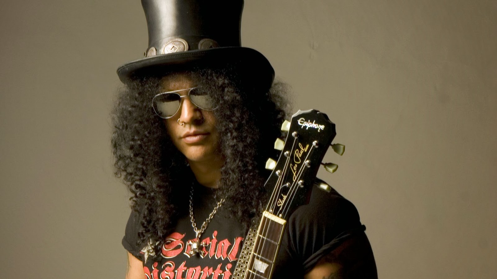 Slash comenta possibilidade de filme do Guns n´Roses - Revista Cifras Slash comenta possibilidade de filme do Guns n´Roses - Revista Cifras