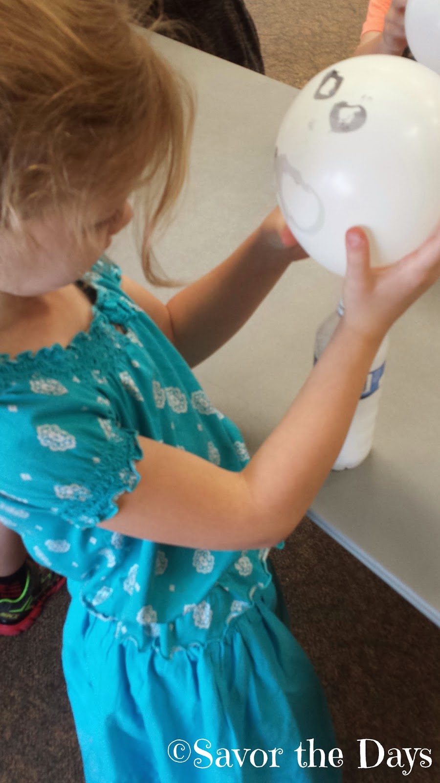 Savor The Days: Ghost Balloons {Halloween Activity for Kids}