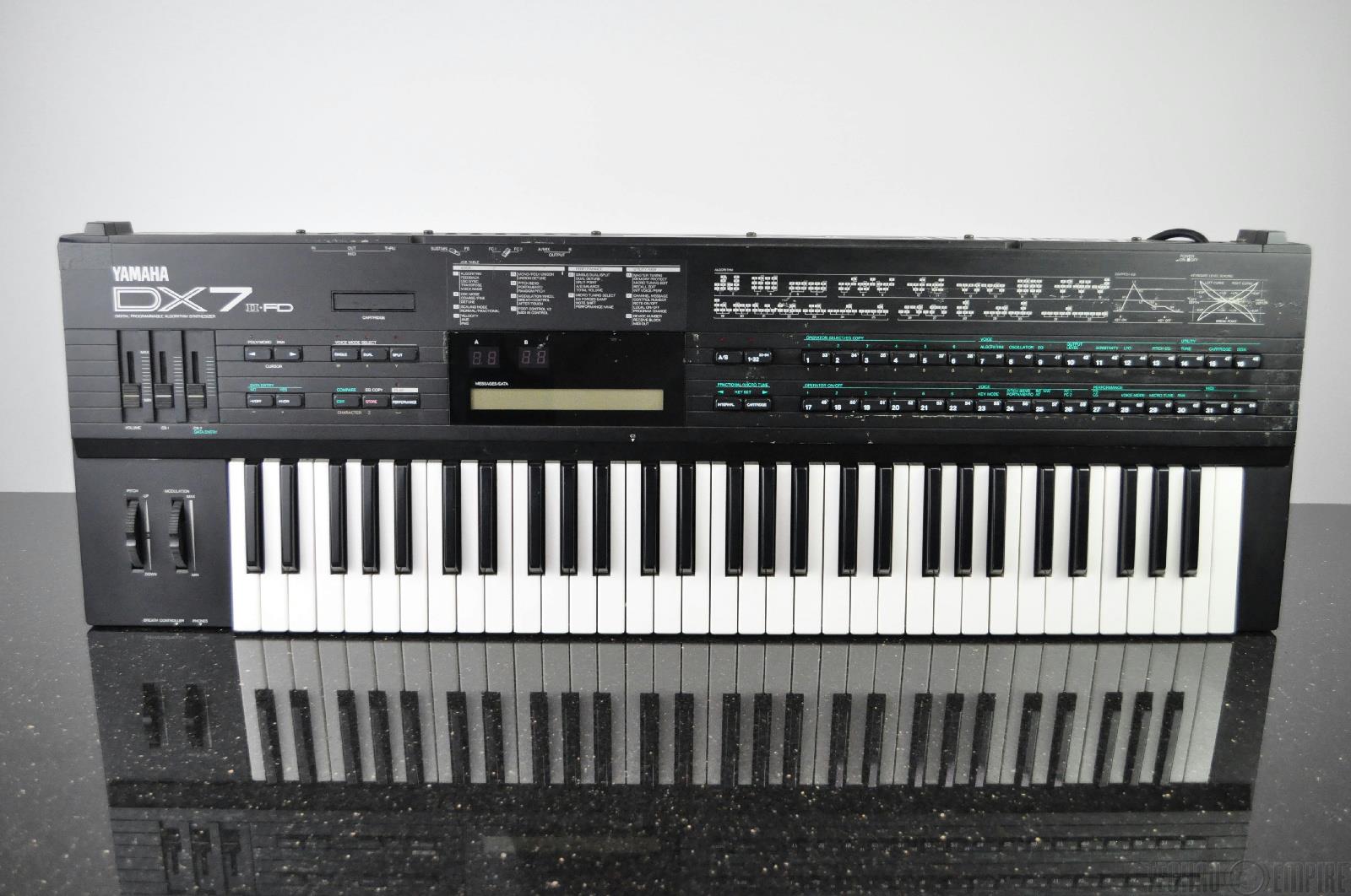 MATRIXSYNTH-B: YAMAHA DX7 II-FD Digital Programmable Algorithm Synthesizer SN NPO1554