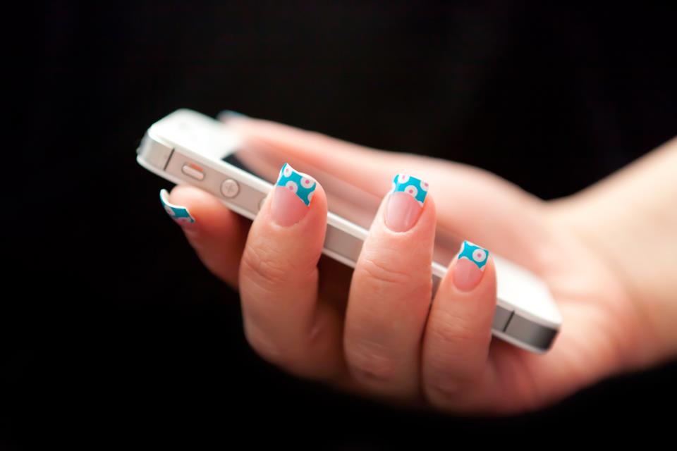 GLOW Girls Cell Phone Games For Jamberry Parties glow-girls-cell-phone-games-for-jamberry-parties