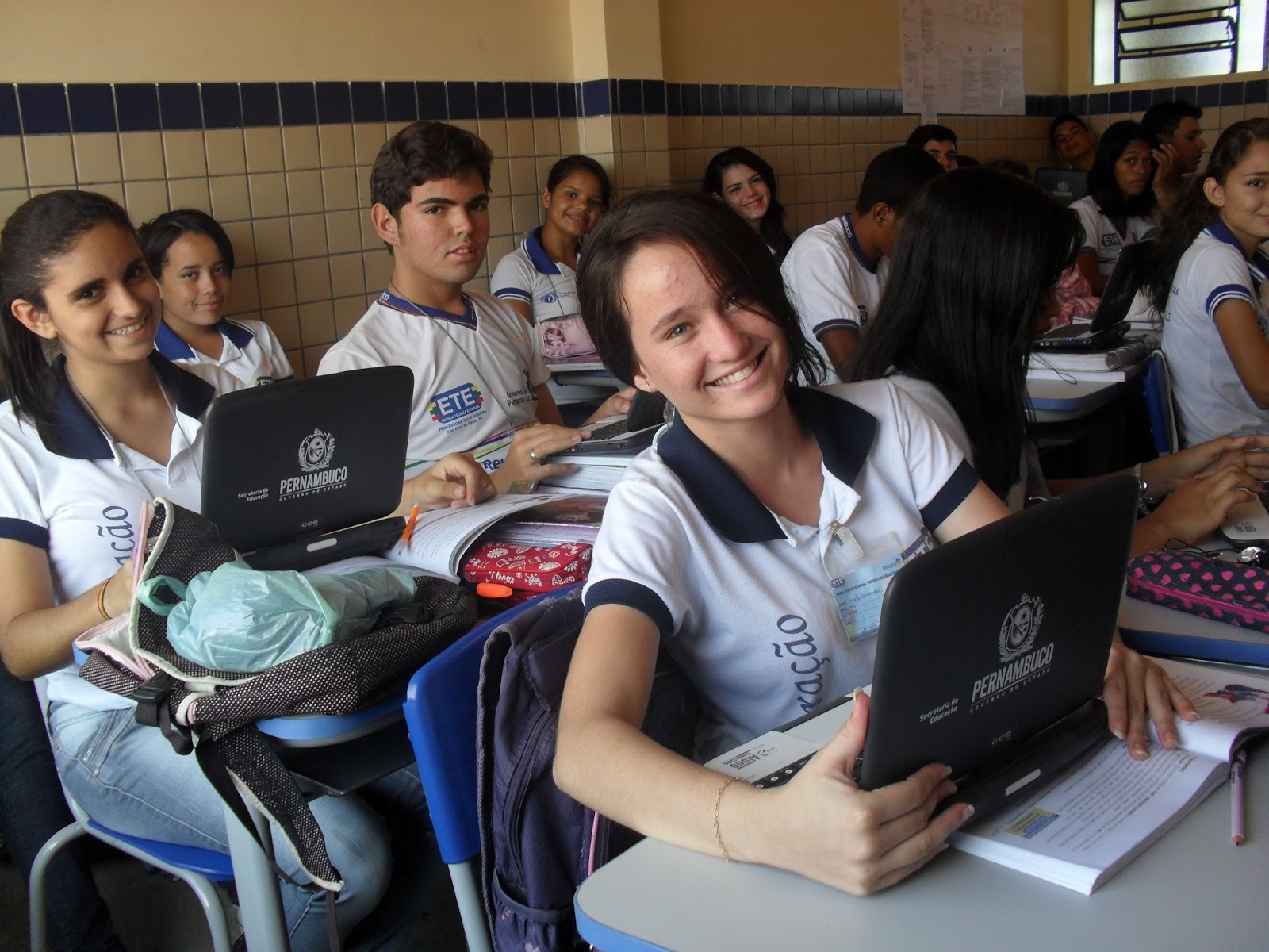 ETECS: PROGRAMA ALUNO CONECTADO