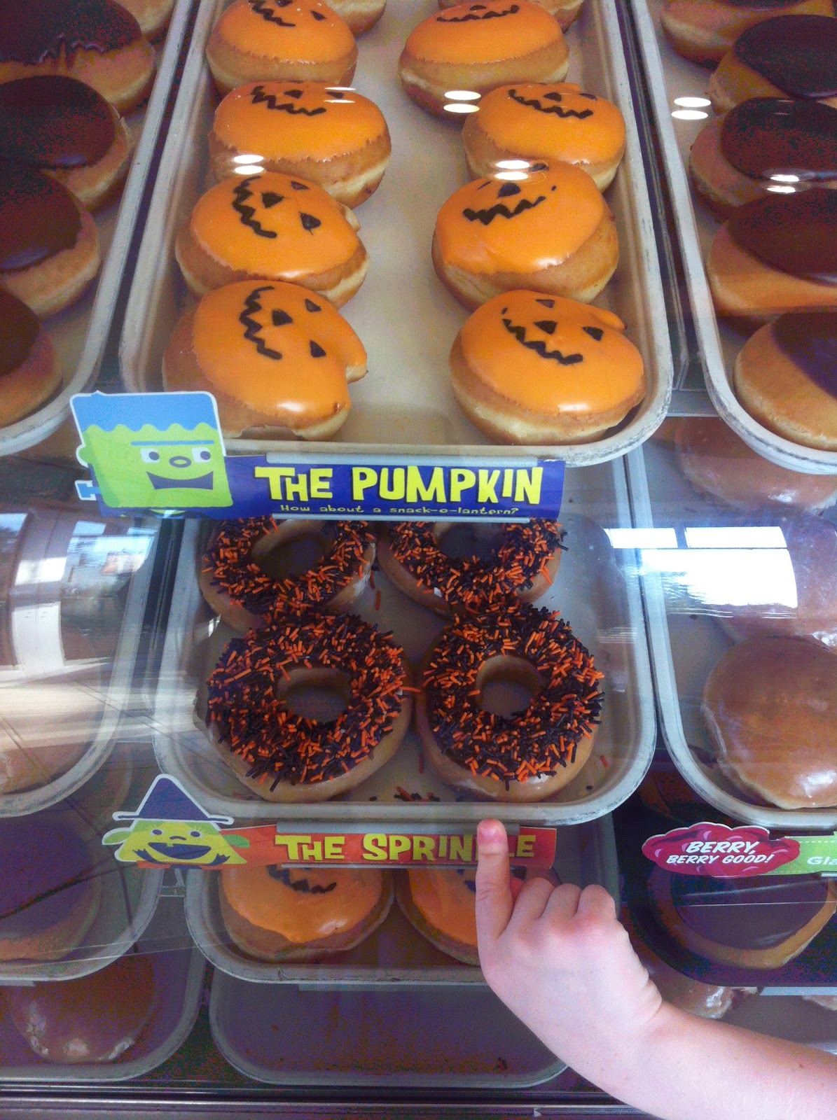Workin' The Deals: Krispy Kreme Halloween Doughnut Deal YUM! .25 cent ... Workin' The Deals: Krispy Kreme Halloween Doughnut Deal YUM! .25 cent ...