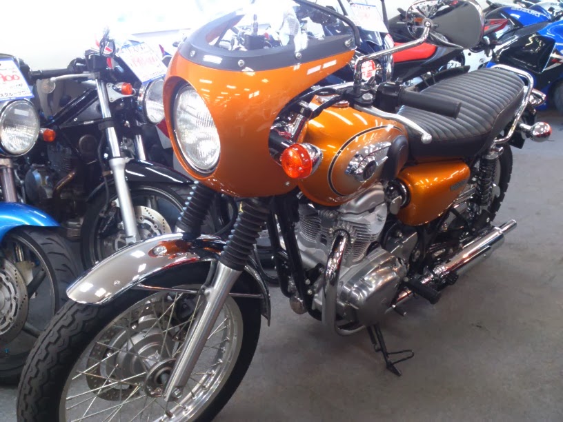 SOXさいたま中央店のブログ: W800 新入荷！！ ビキニカウル装備済み！！