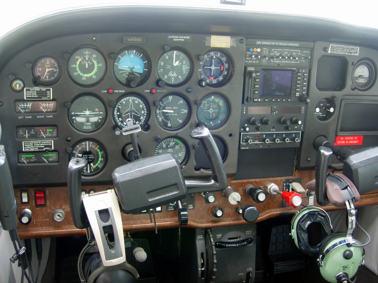 HI-TECH Automotive: Cessna 172 Interior