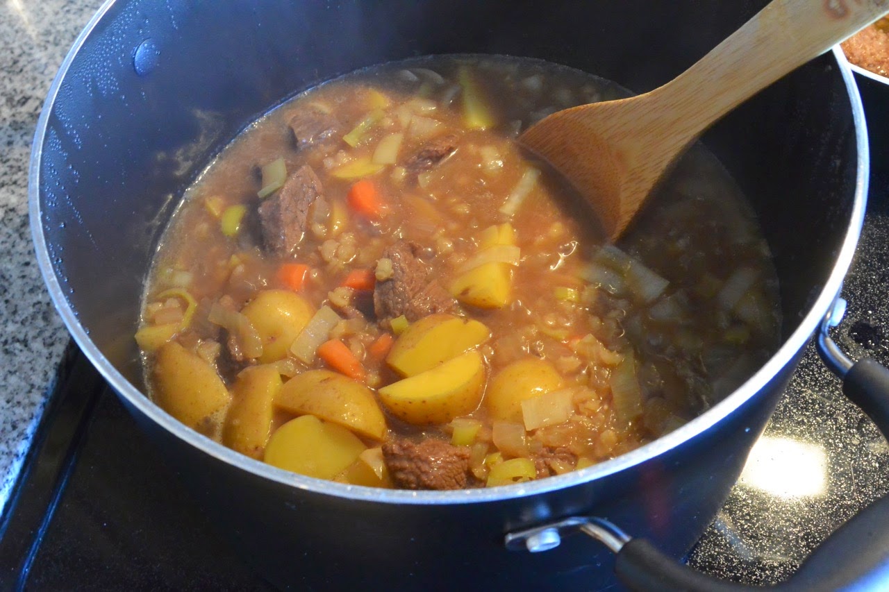 Mixin Mom Irish Beef Stew With Celtic Trinity Knots mixin-mom-irish-beef-stew-with-celtic-trinity-knots