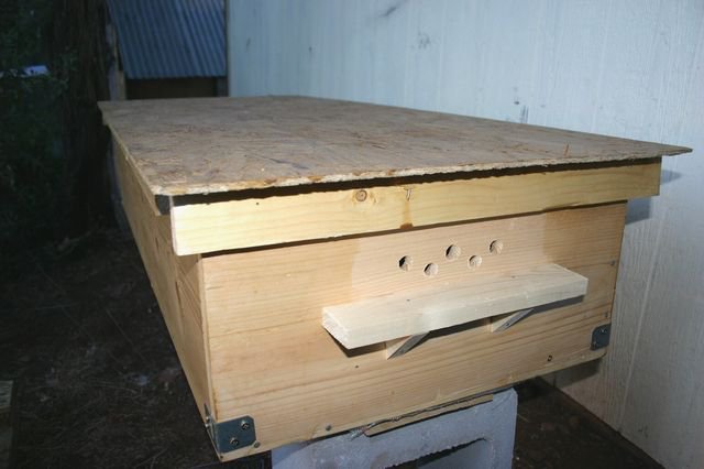 Anybody has Jackson Horizontal hive plans or dimensions? | Beesource Beekeeping Forums