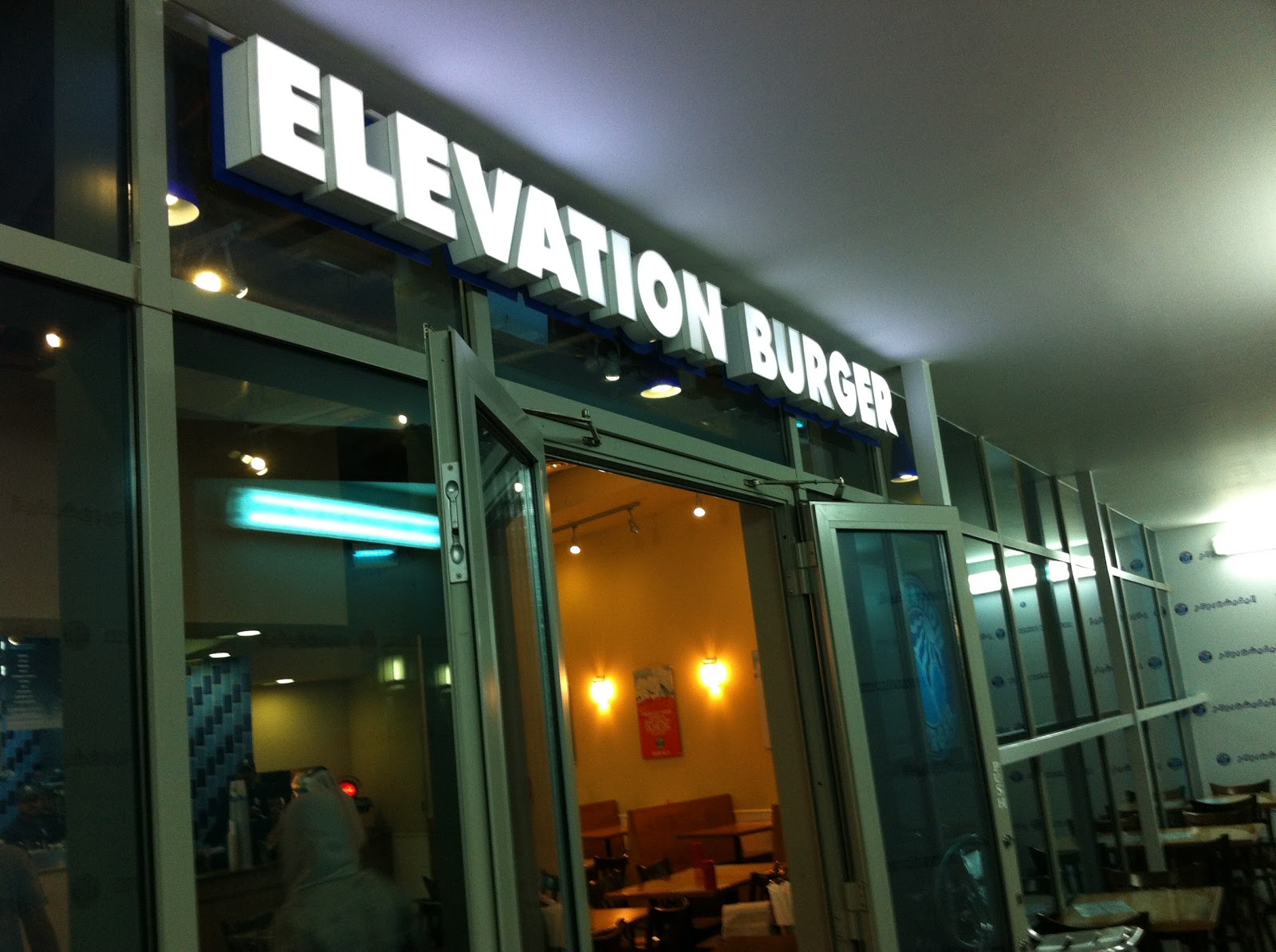 eating all the day ...: elevation burger