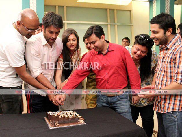 Hypnotizingly Arnav: From d Sets of Madhubala ....