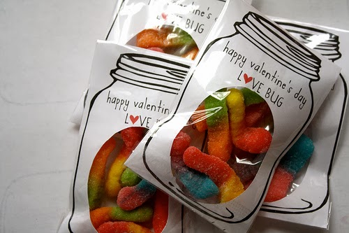 Crafty Texas Girls: Love Bugs : Gummy Worm Valentine