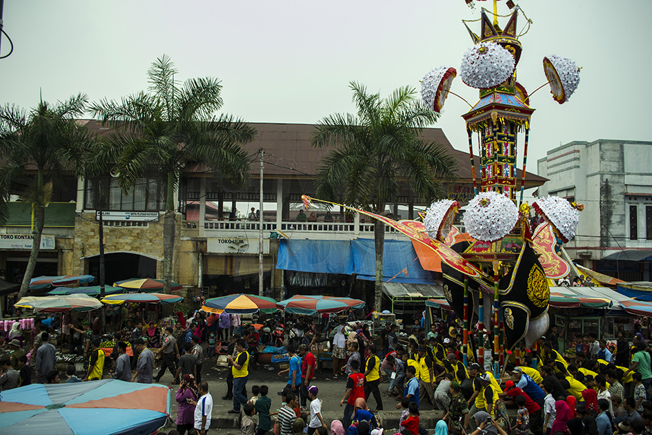 Mengenal Lebih Dekat Tradisi Tabuik - CumaMedan | We Report, We Share Mengenal Lebih Dekat Tradisi Tabuik - CumaMedan | We Report, We Share