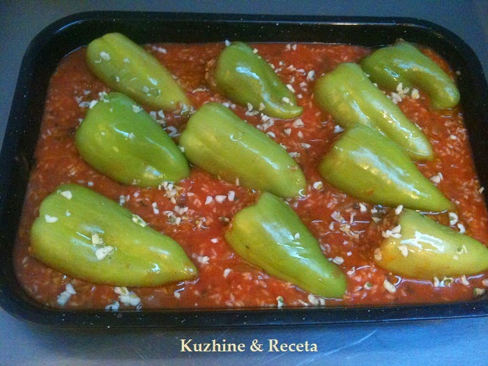 Kuzhine - Receta: Speca te mbushur me oriz Kuzhine - Receta: Speca te mbushur me oriz
