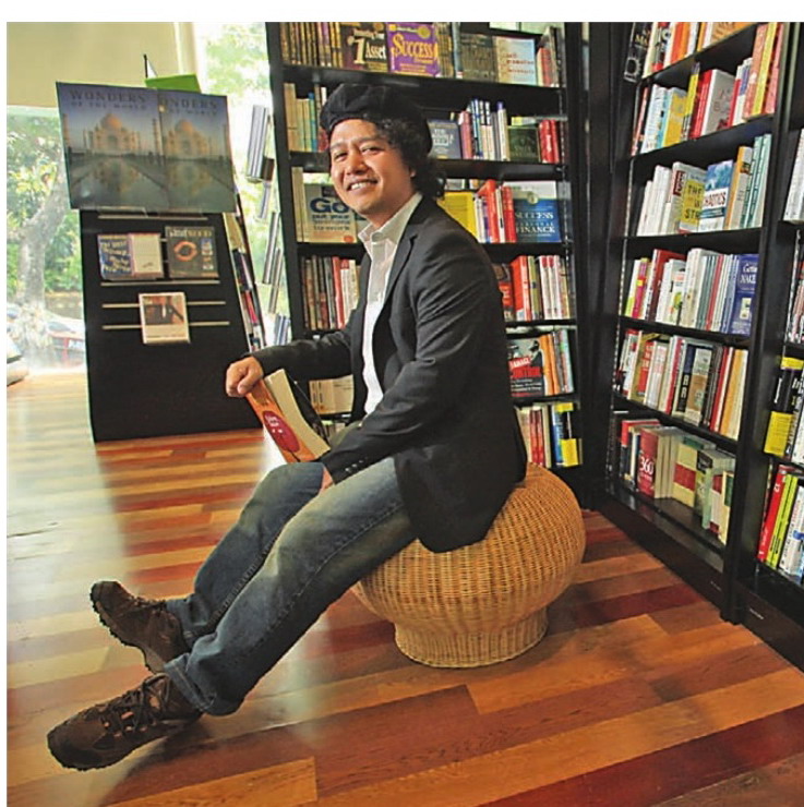 BIOGRAFI ANDREA HIRATA - Biografi Orang Terkenal BIOGRAFI ANDREA HIRATA - Biografi Orang Terkenal