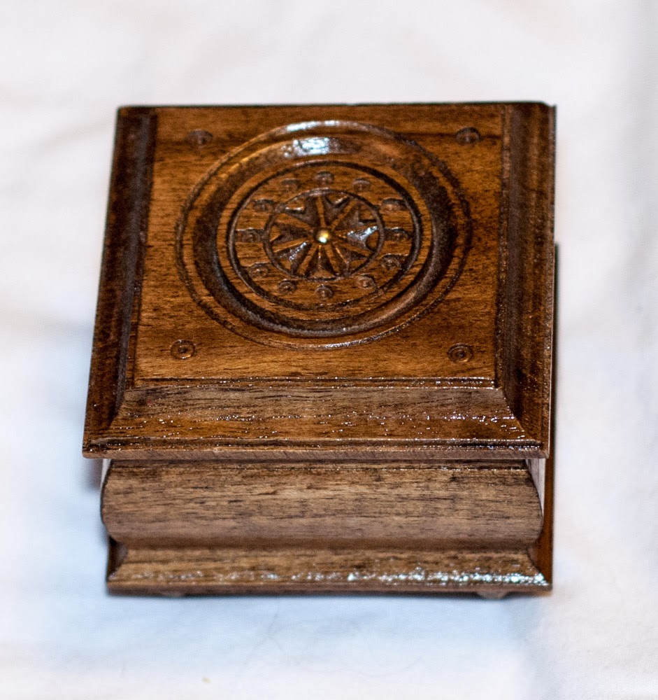 Committed Stitcher: Gift Box