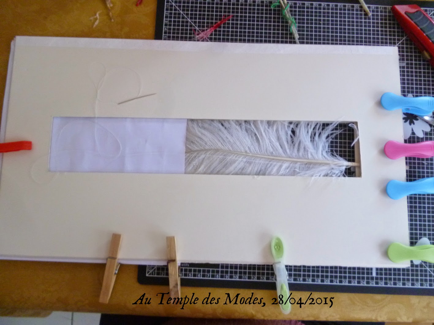 Au Temple des Modes: Comment faire un montage de plumes Au Temple des Modes: Comment faire un montage de plumes