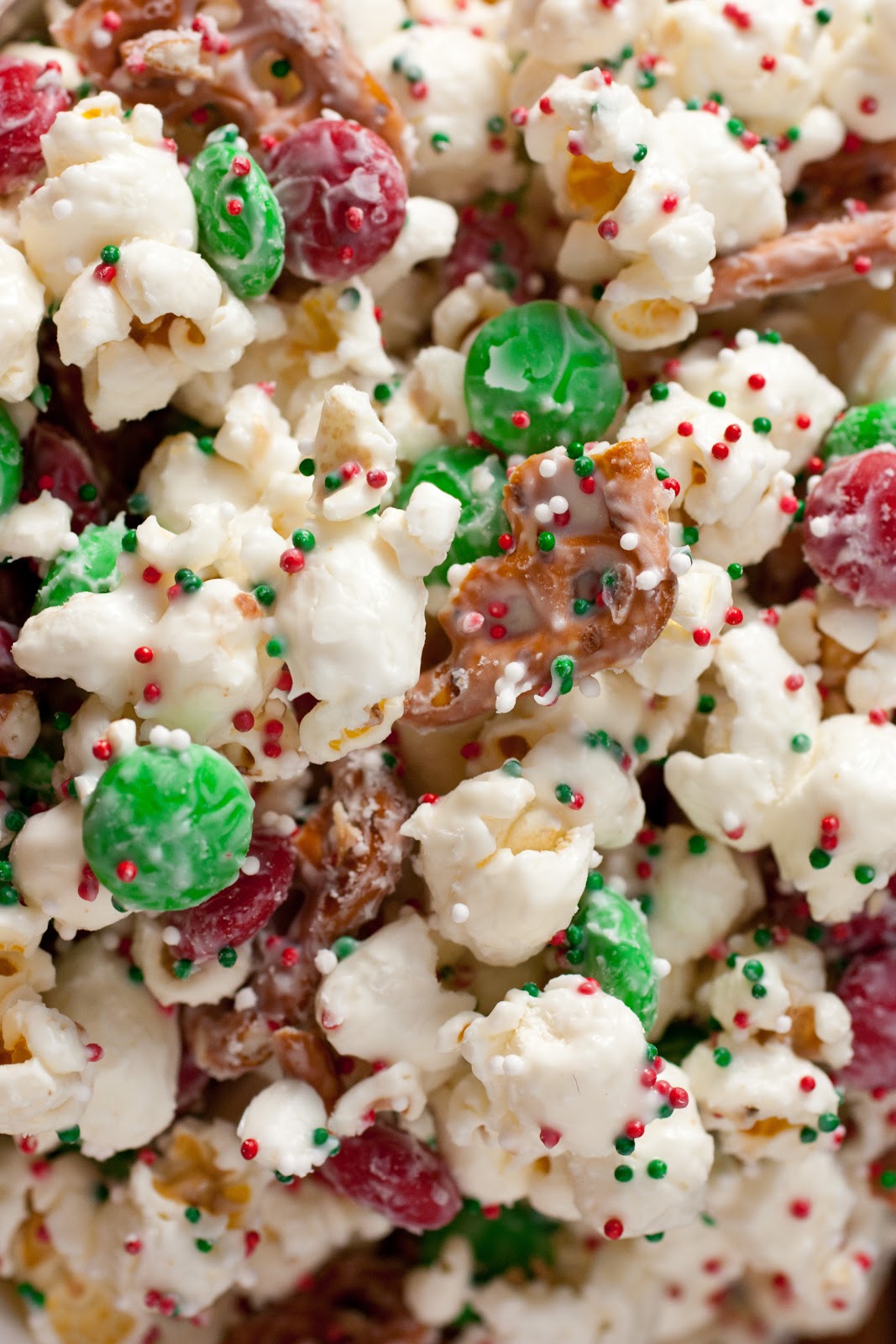 Christmas Crunch Funfetti Popcorn Christmas Style christmas-crunch-funfetti-popcorn-christmas-style