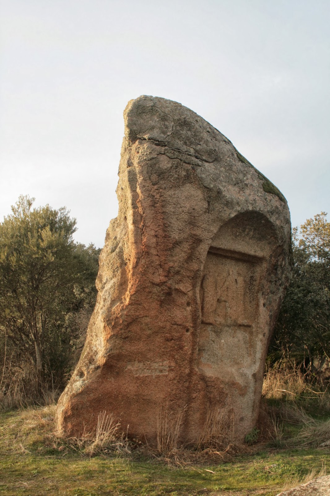 Torrijos y su comarca: ALMOROX-CENICIENTOS. EL ENIGMA DE PIEDRA ESCRITA. Torrijos y su comarca: ALMOROX-CENICIENTOS. EL ENIGMA DE PIEDRA ESCRITA.