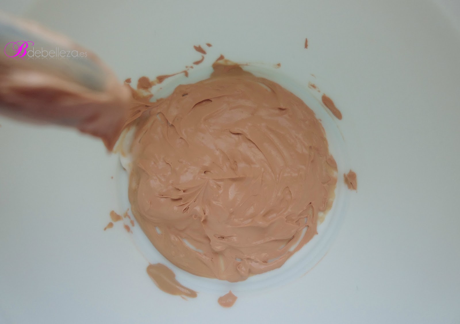 Cómo hacer una Prebase o Primer casero | BdeBelleza.com Cómo hacer una Prebase o Primer casero | BdeBelleza.com