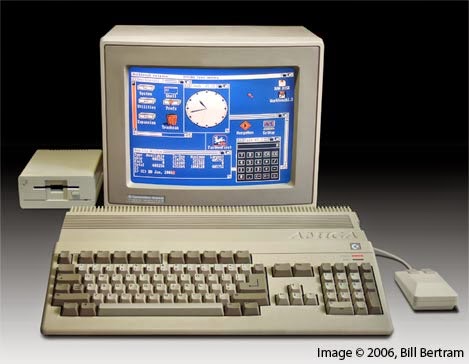 Efemerides de Tecnologia: 23 de julio (1985) Commodore lanza Amiga: el primer ordenador personal ...