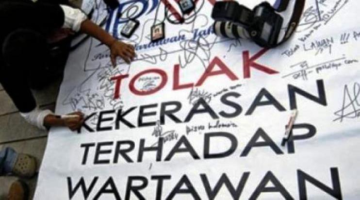 Oknum Polisi Ancam Wartawan, AJK Angkat Bicara | Boneterkini Oknum Polisi Ancam Wartawan, AJK Angkat Bicara | Boneterkini