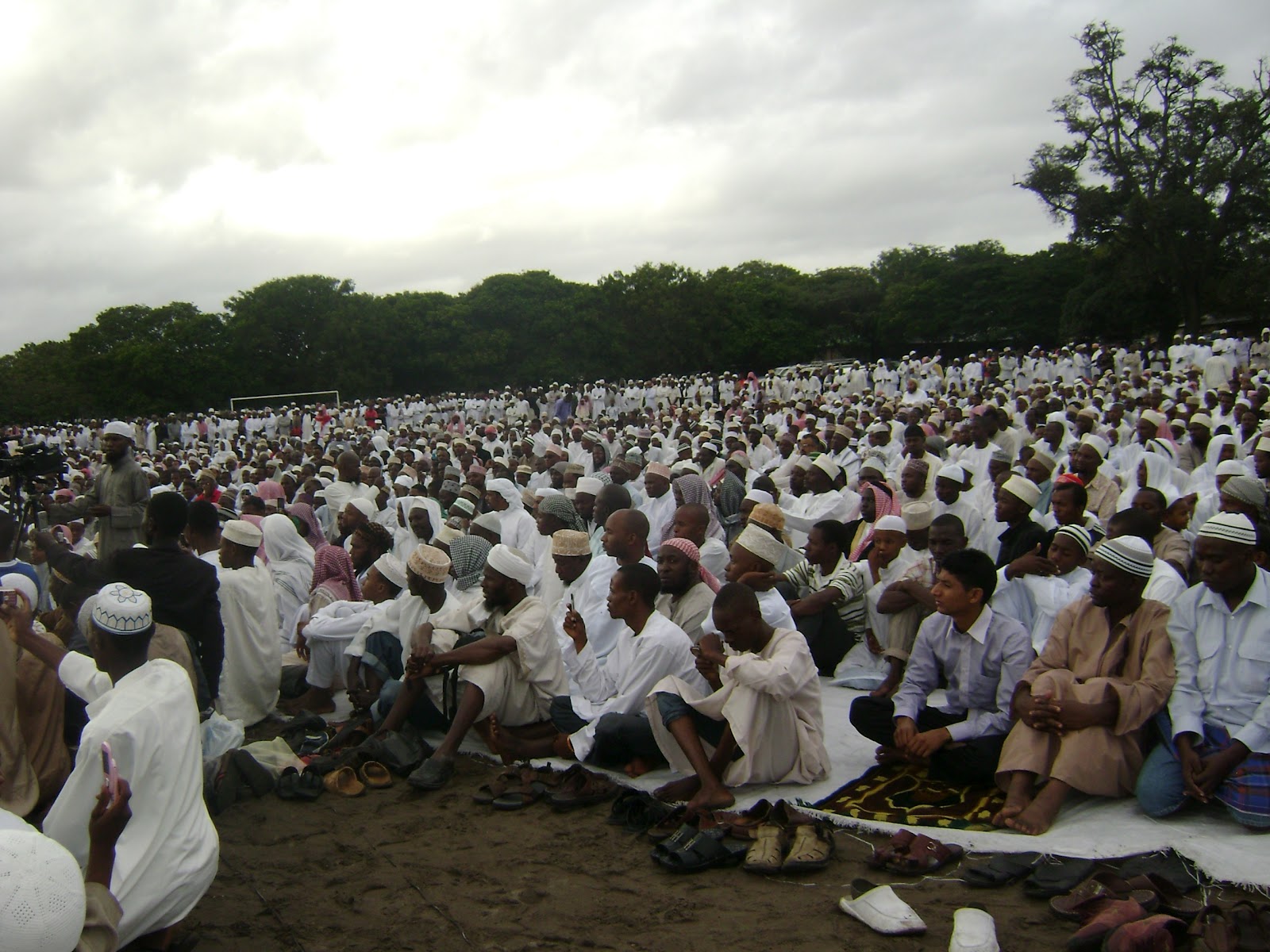 STRAIKA: SHEIKH NURDIN KISHKI ALAANI TABIA YA KUSHEREHEKEA IDDI KWA ... STRAIKA: SHEIKH NURDIN KISHKI ALAANI TABIA YA KUSHEREHEKEA IDDI KWA ...