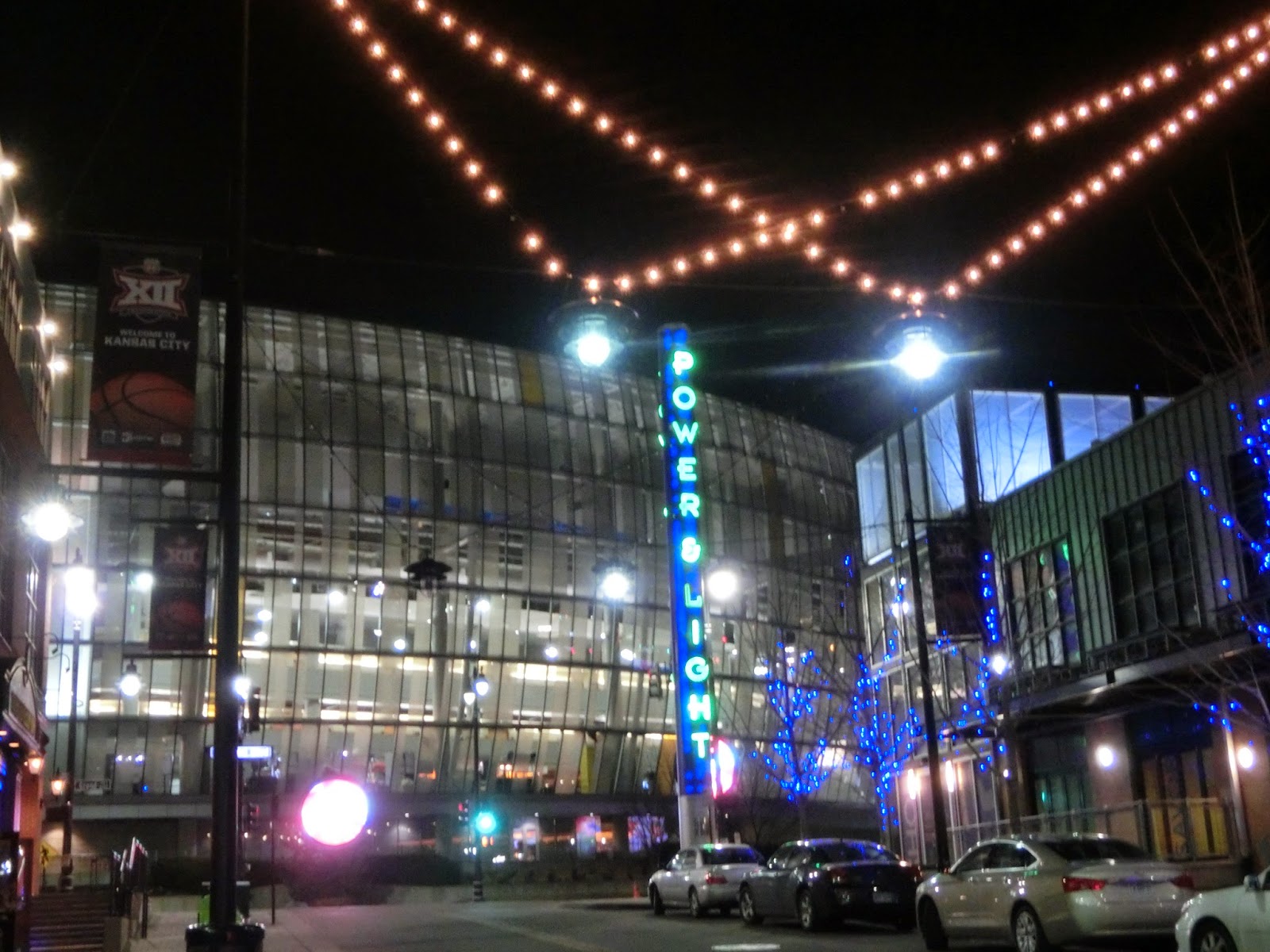 Kansas City, MO: Power & Light District - Explore This City Kansas City, MO: Power & Light District - Explore This City