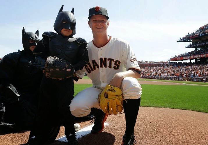 ARI vs SF, 개막전 시구는 소년 영웅.swf : MLBPARK