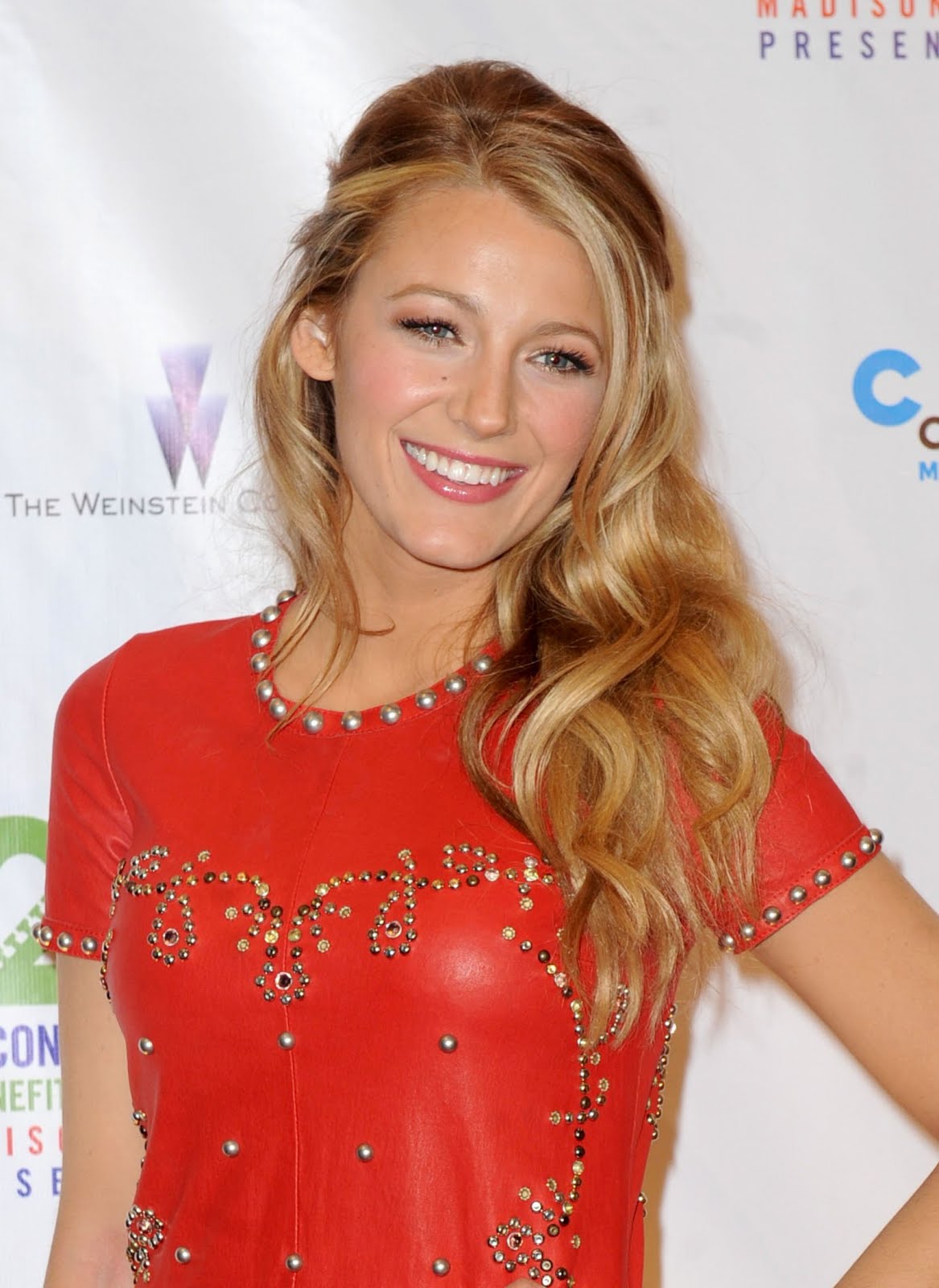 Blake Lively Leggy Leather Mini Dress at 12-12-12 Concert – Fashion Style Blake Lively Leggy Leather Mini Dress at 12-12-12 Concert – Fashion Style