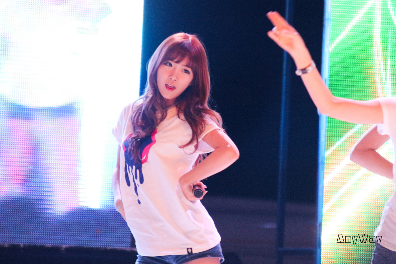 레인보우}어제자 행사하는 조현영.jpg : MLBPARK