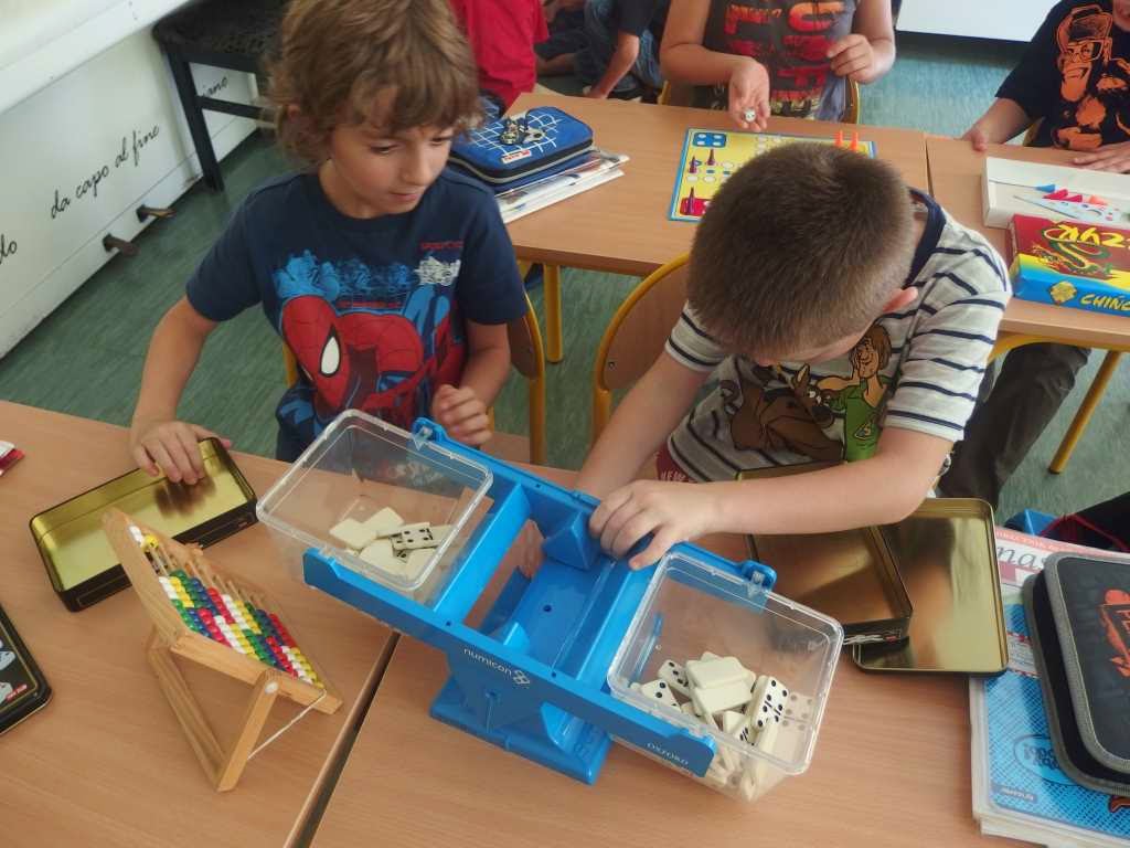Domino na matematyce ~ Zamiast kserówki. Domino na matematyce ~ Zamiast kserówki.