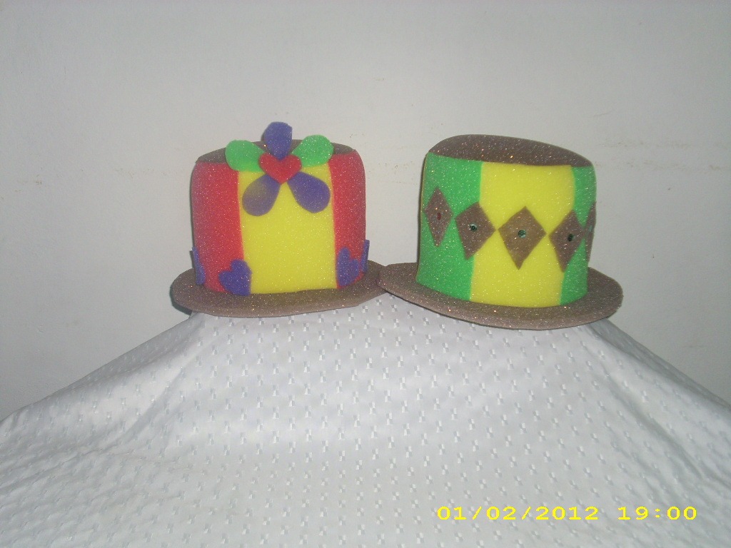 Gorros de goma espuma para hombres - Imagui