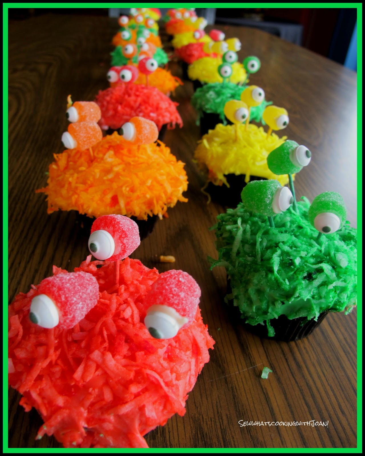 Sew what's cooking with Joan!: Lil' Monster cupcakes for the Kiddo's!