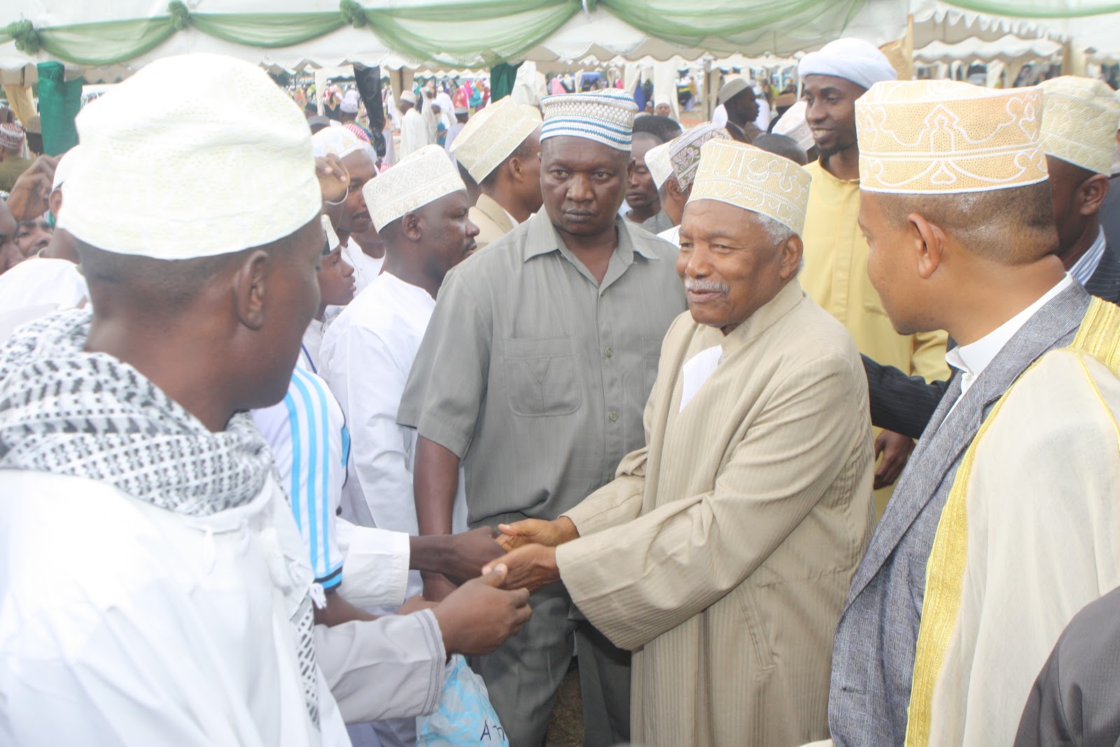 STRAIKA: SHEIKH NURDIN KISHKI ALAANI TABIA YA KUSHEREHEKEA IDDI KWA ... STRAIKA: SHEIKH NURDIN KISHKI ALAANI TABIA YA KUSHEREHEKEA IDDI KWA ...