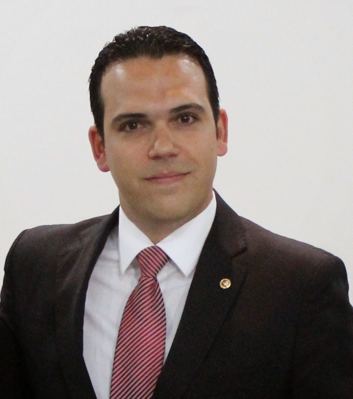 Curso de Direito: Professor da FUCAMP recebe título de Mestre