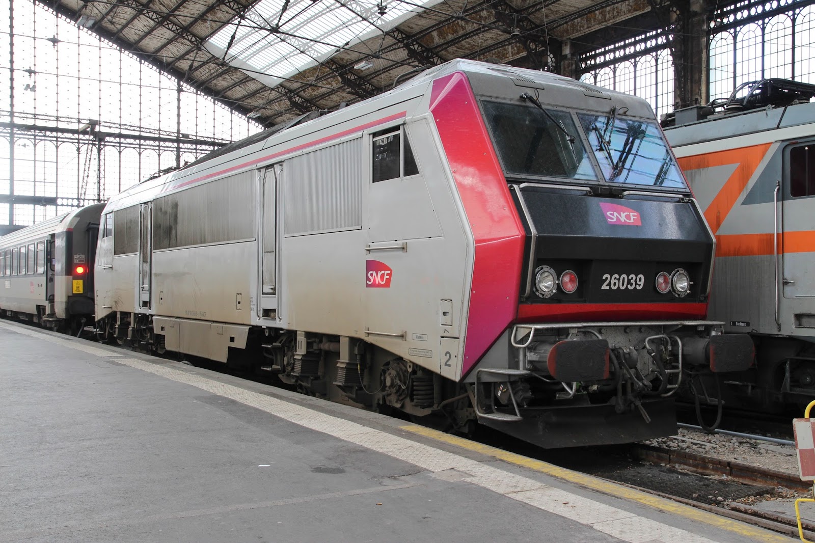 LA PASSION DU TRAIN: BB 26000 Carmillon à Paris par Benjamin