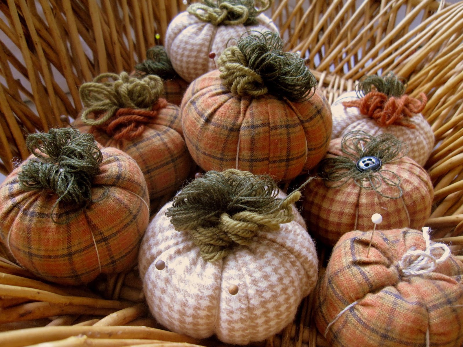Nikyscreations WOOL AND FABRIC PUMPKINS nikyscreations-wool-and-fabric-pumpkins