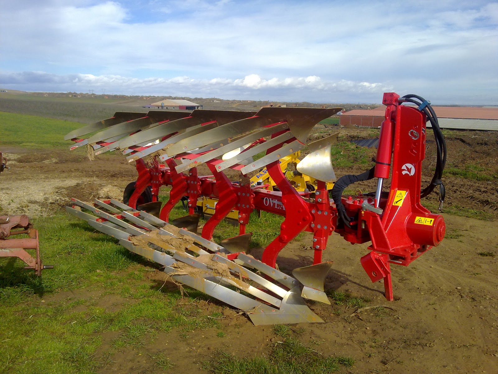 Maquinaria: 1. APEROS DE LABRANZA