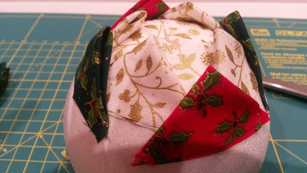Tutorial: Bola de Navidad con tela | Manualidades