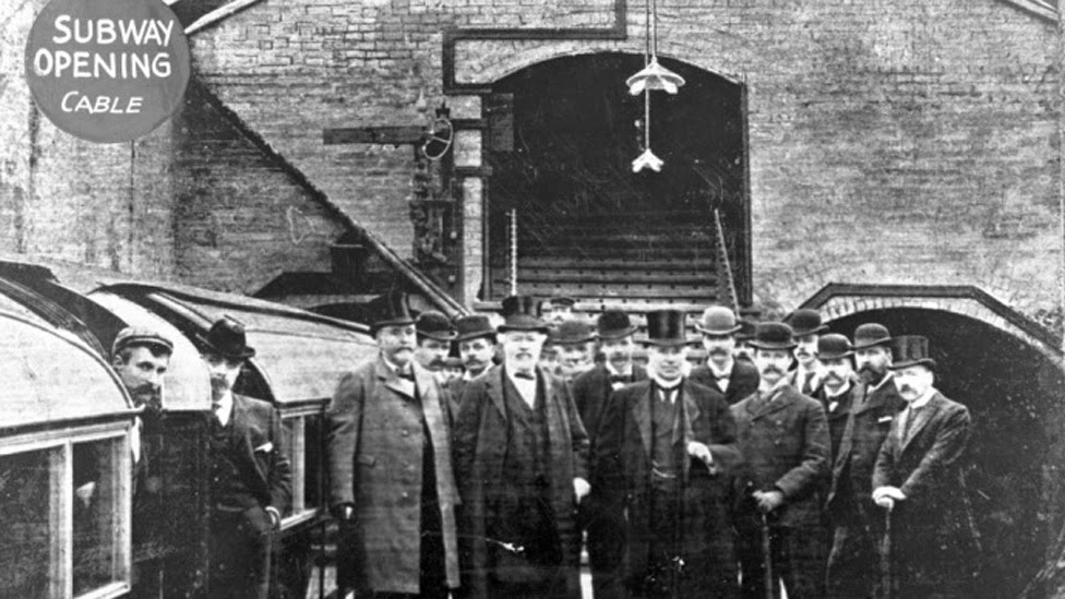 The Robert Muir Family: Glasgow Subway The Robert Muir Family: Glasgow Subway