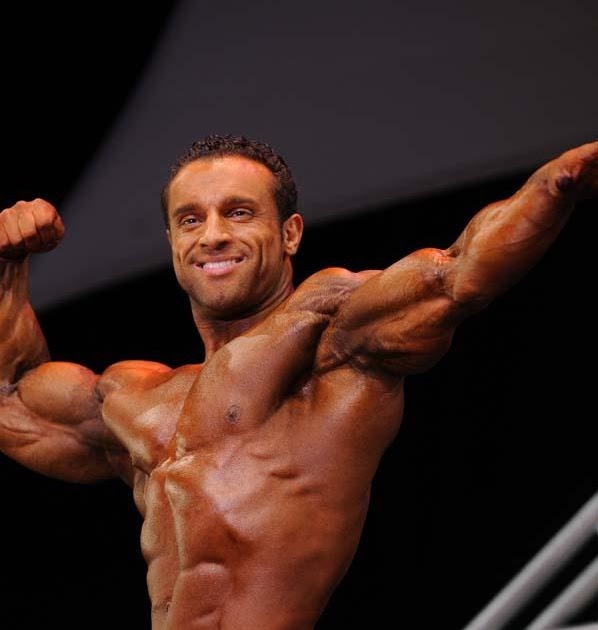 Bodybuilders Privates Exposed in Posing Trunks Visible Penis Line bodybuilders-privates-exposed-in-posing-trunks-visible-penis-line