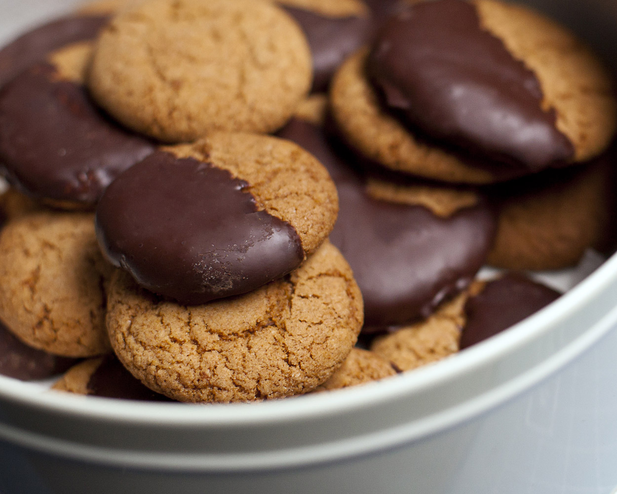 NEVER EAT WOBBLY JELLY Ginger Biscuits never-eat-wobbly-jelly-ginger-biscuits